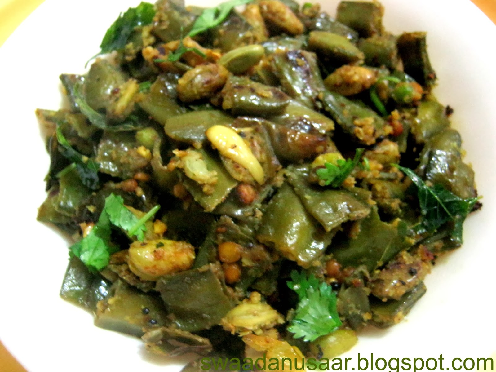 swaadanusaar: VAL BEANS FRY..