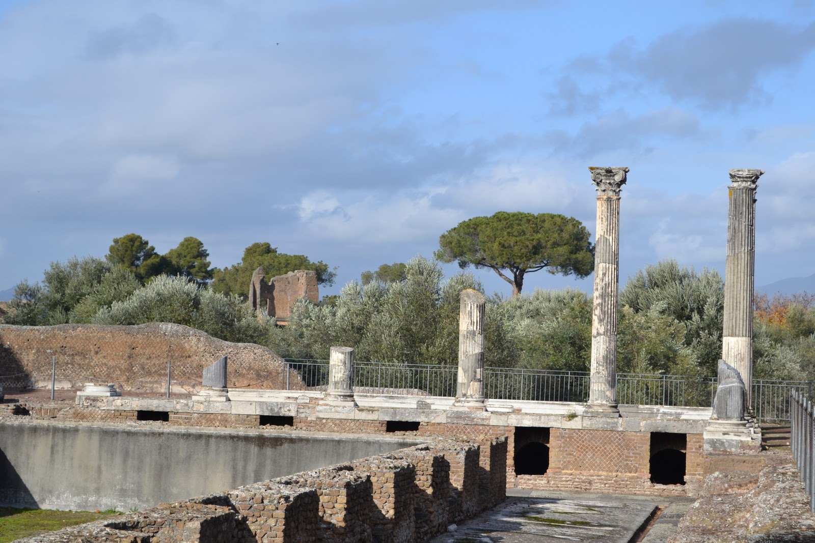Thoughts of a Traveler: Hadrians Palace: The Villa Adriana