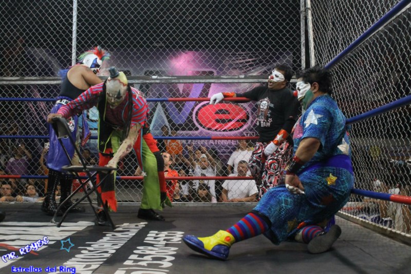 ESTRELLAS DEL RING.: Halloween verdugo de Coco Rojo en el Juicio Final ...
