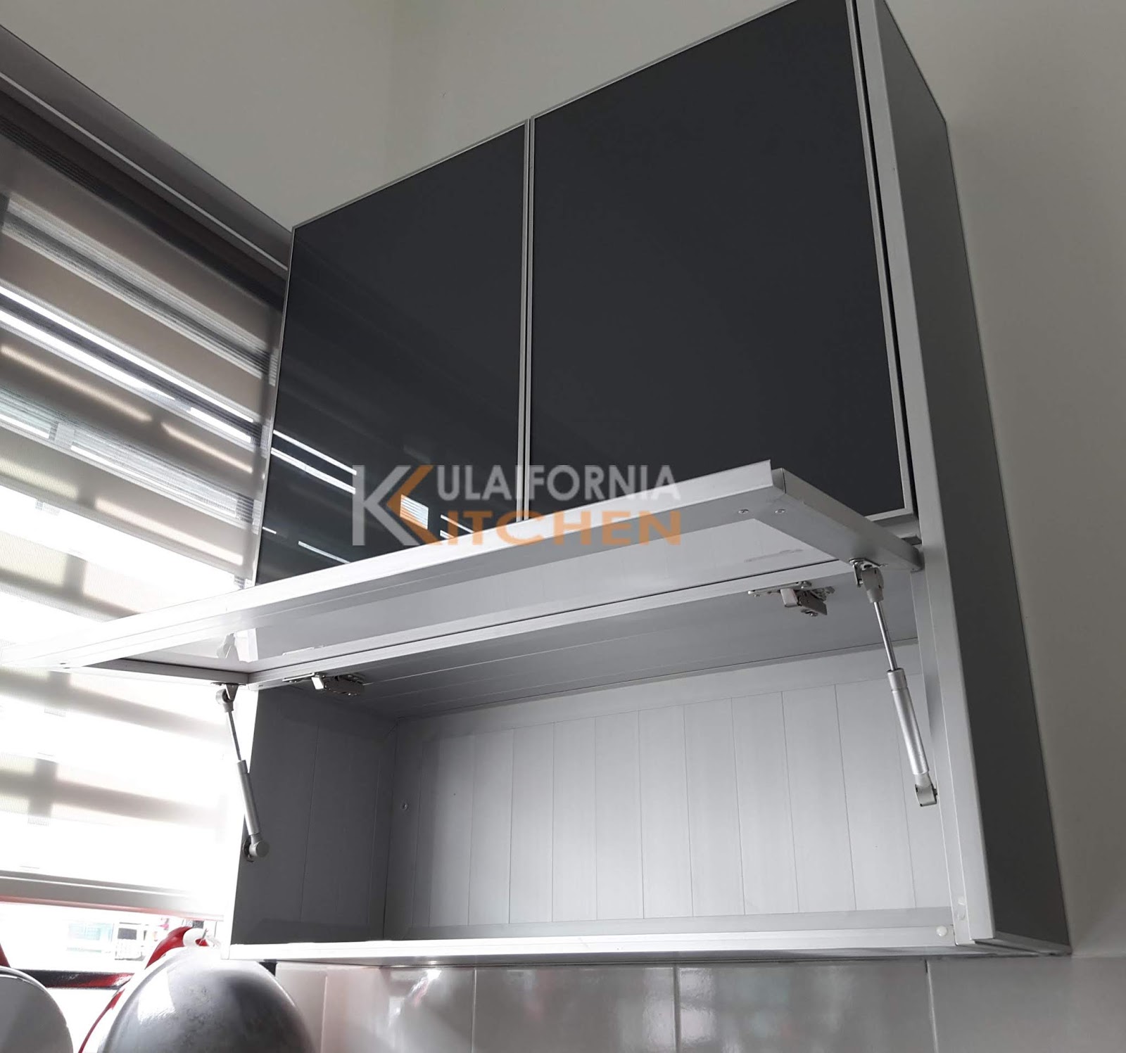 Furniture and kitchen cabinet: Fully Aluminium cabinet + glass door