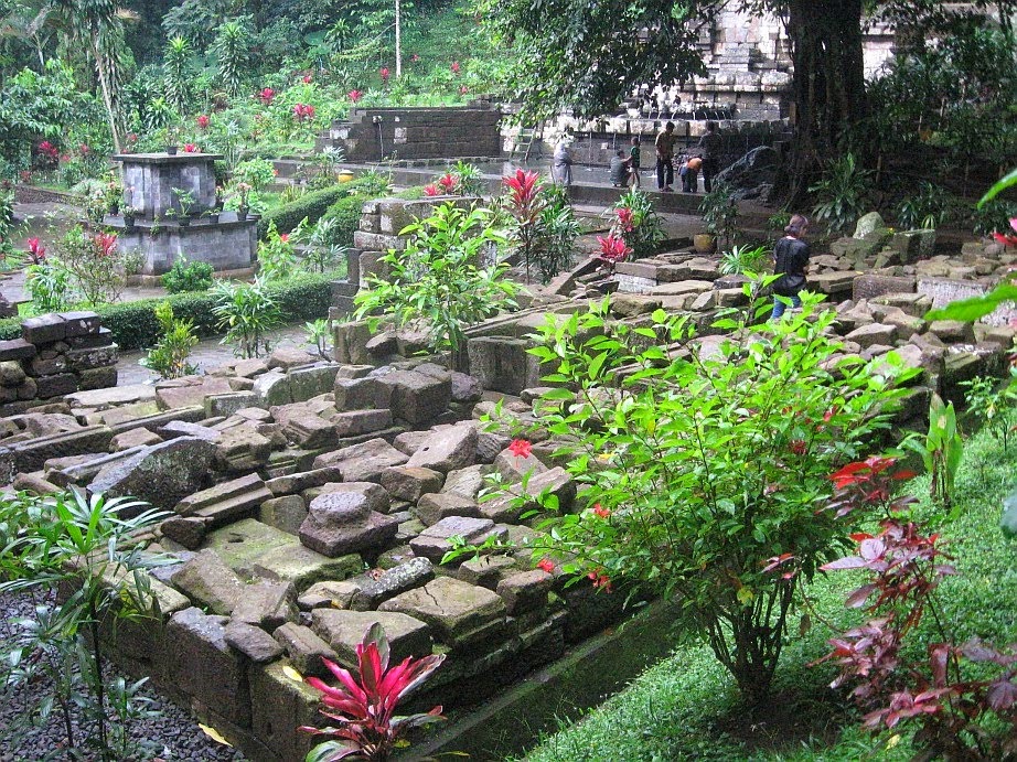 Kumpulan Artikel Yang bermanfaat: Candi Jolotundo