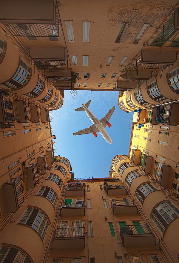 23 Perfectly Timed Photography Works All Around The World