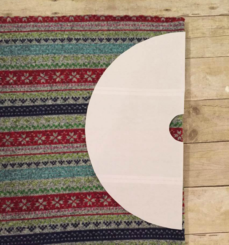 Create Kids Couture: 7th Day of Christmas: Mini Tree Skirt