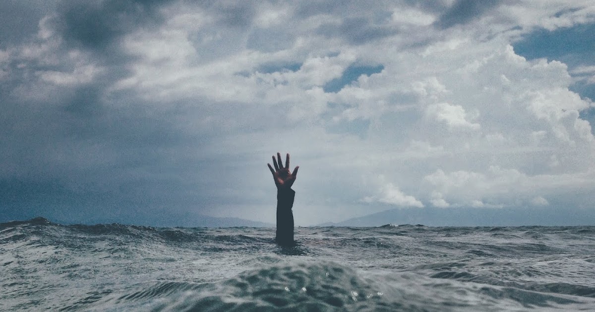 "Put through the ringer" nghĩa là gì?