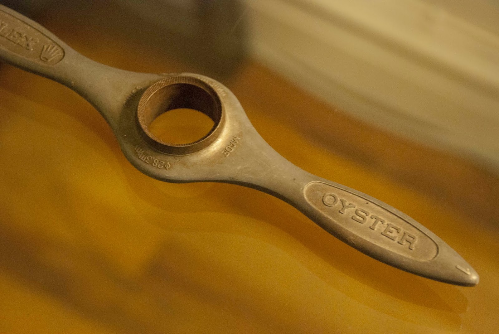 watchopenia: How to open caseback of a Rolex or Rolex replica at home