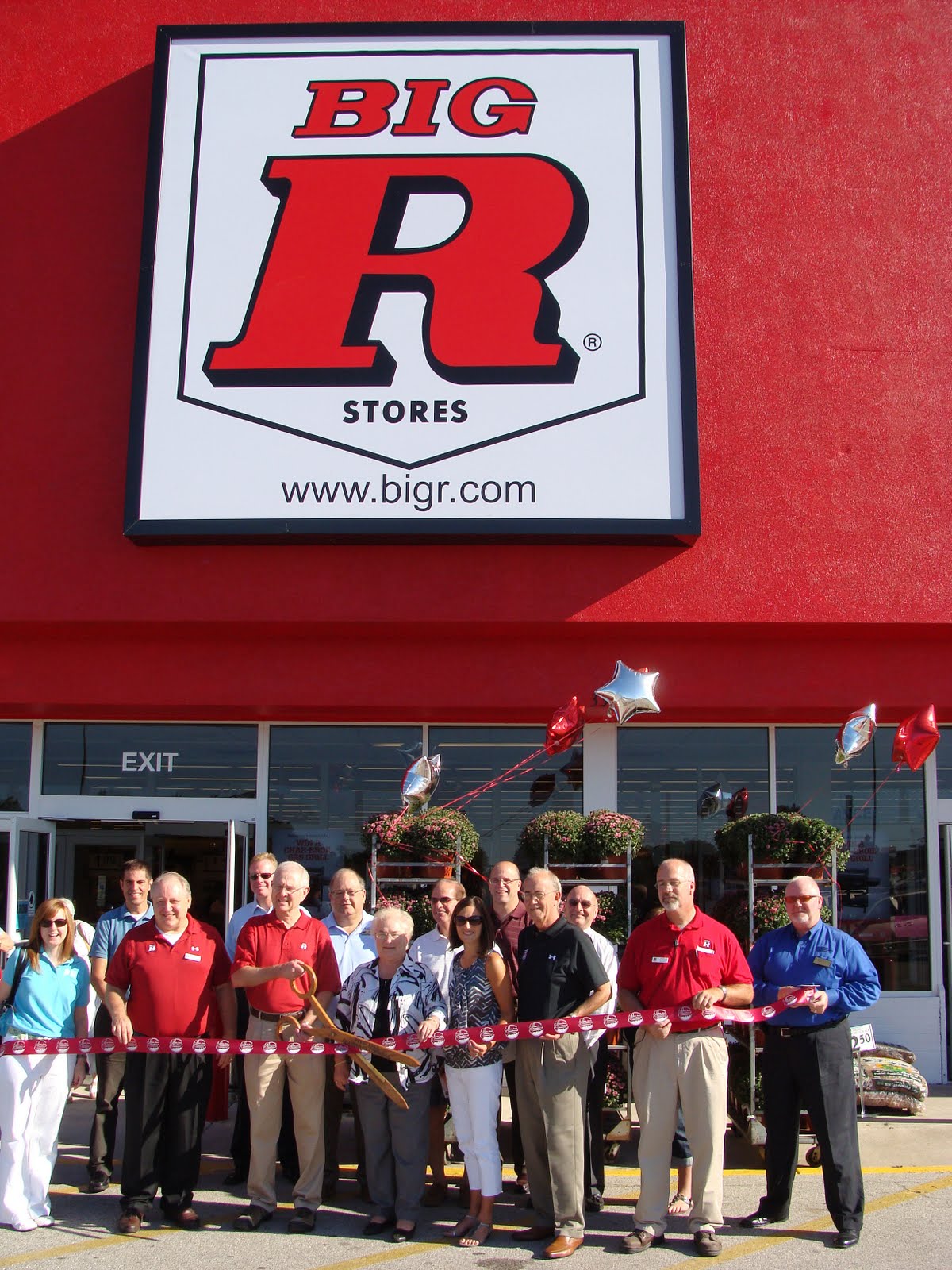 Big R Ribbon Cutting