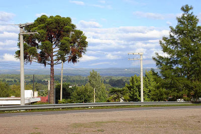 Tiene innumerables atractivos, como el imperdible Puente Colgantes, la ...