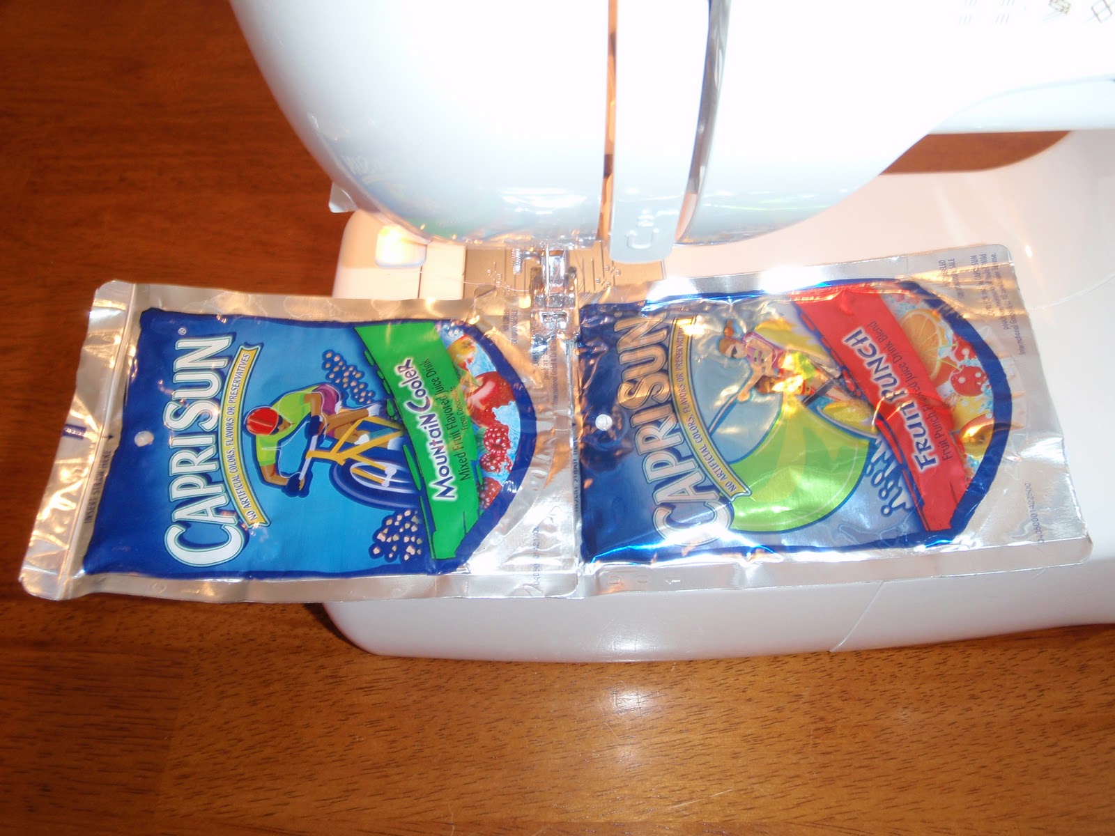 Michka's Creative Solutions: Tutorial: How to make a Capri Sun Bag/Tote
