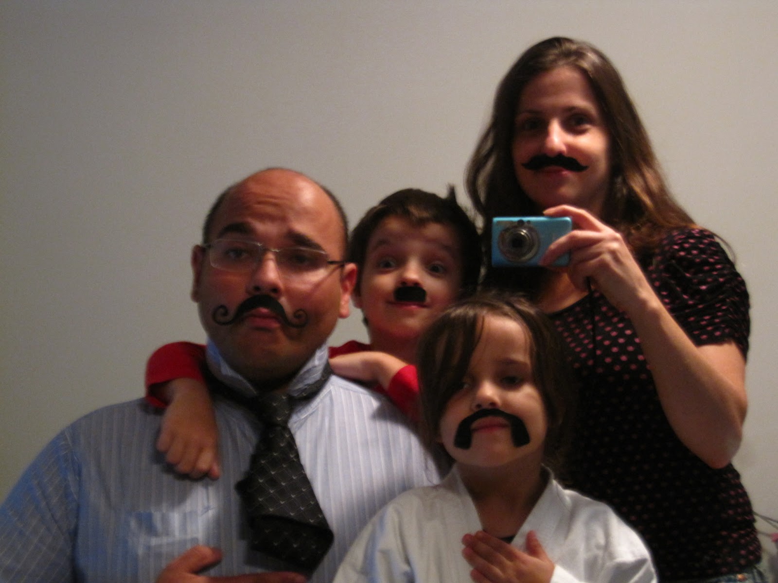 BIGODE MANIA - Muito divertido | KIDS INDOORS