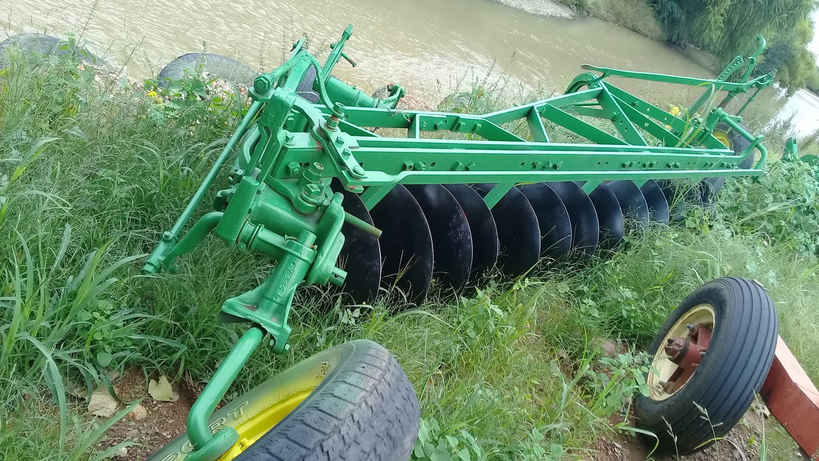 MAQUINARIA AGRICOLA INDUSTRIAL: Goldigger Rastra Arado 10-13 Discos