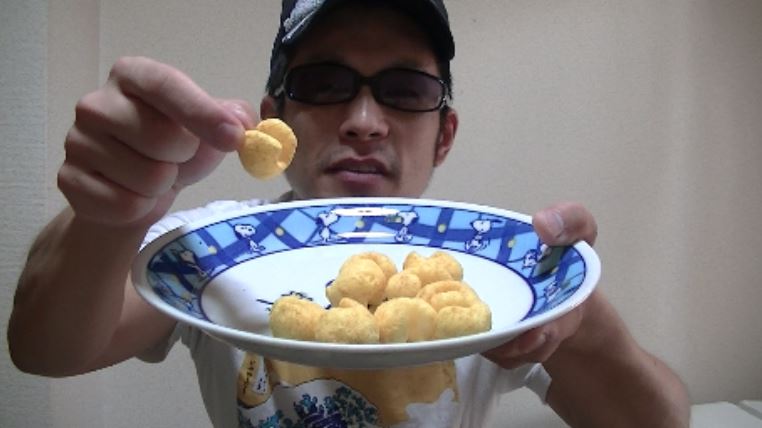 Takehiko blog: Japanese snack food "Karl" 11 curry spicies flavor!