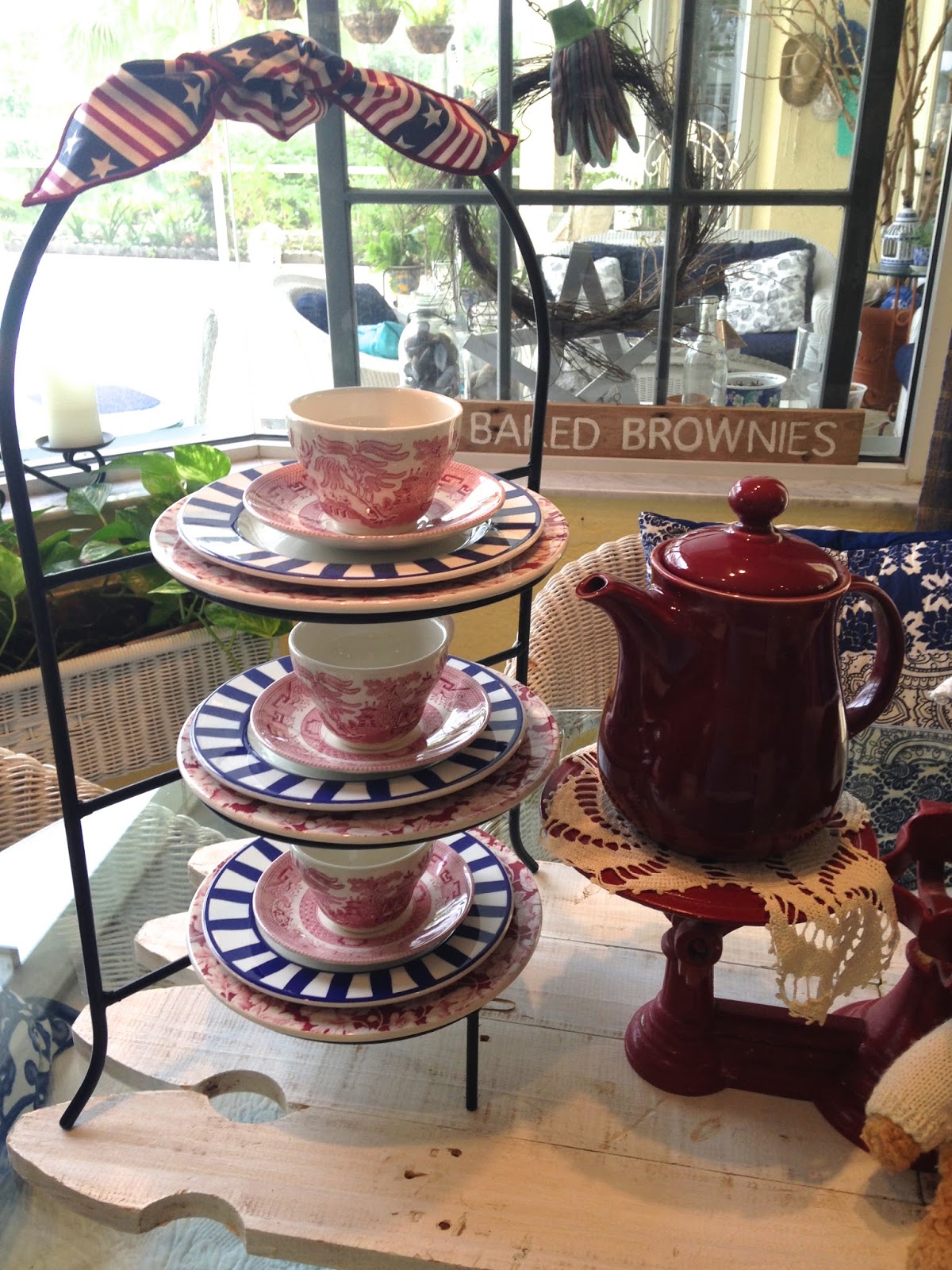 MAY DAYS: Bring Out The Americana Decor!