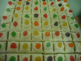 SITI CUPCAKE: slice kek untuk jamuan raya