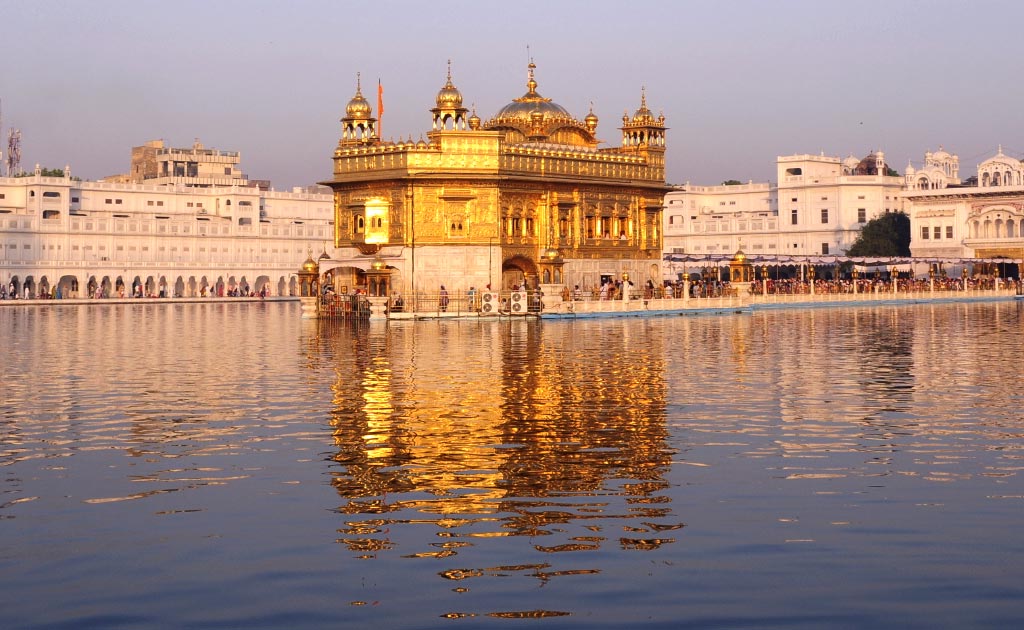 Daily Dose of Air Pollution: Golden Temple Turning Brown