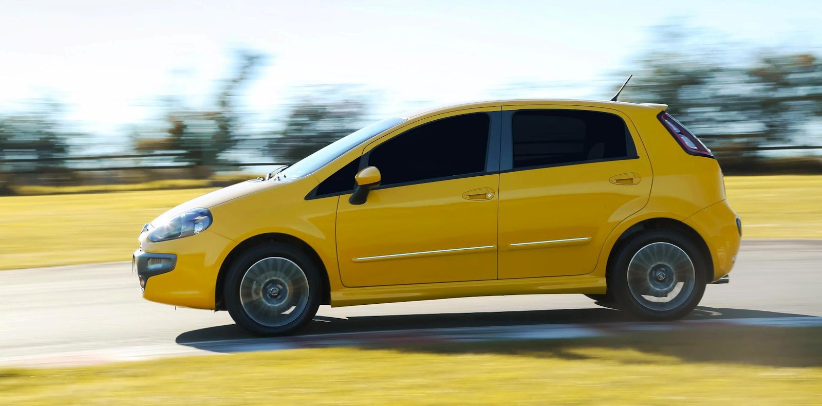 BLOG DO JORNALISTA ARNALDO MOREIRA: NOVO FIAT PUNTO: UM CARRO DE CORPO ...