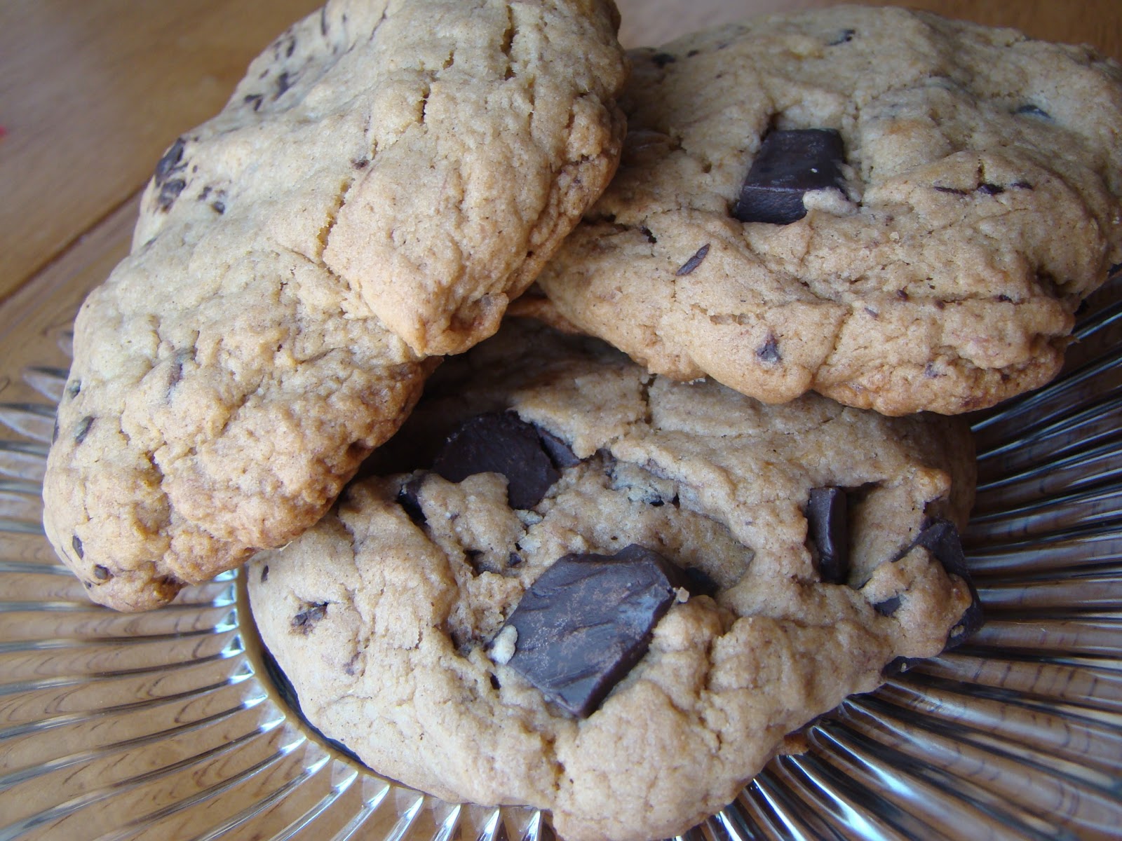 HoneyBeeHive: Plant Based Chocolate Chip Cookies