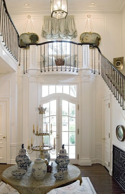 Eye For Design: The Timeless Appeal Of White Foyers
