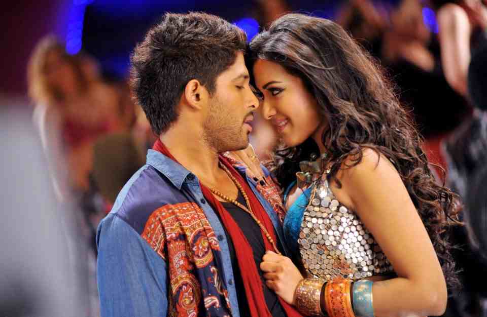 Top Lesi Poddi Full Song Lyrics - Iddarammayilatho (2013) - Songs Lyrics