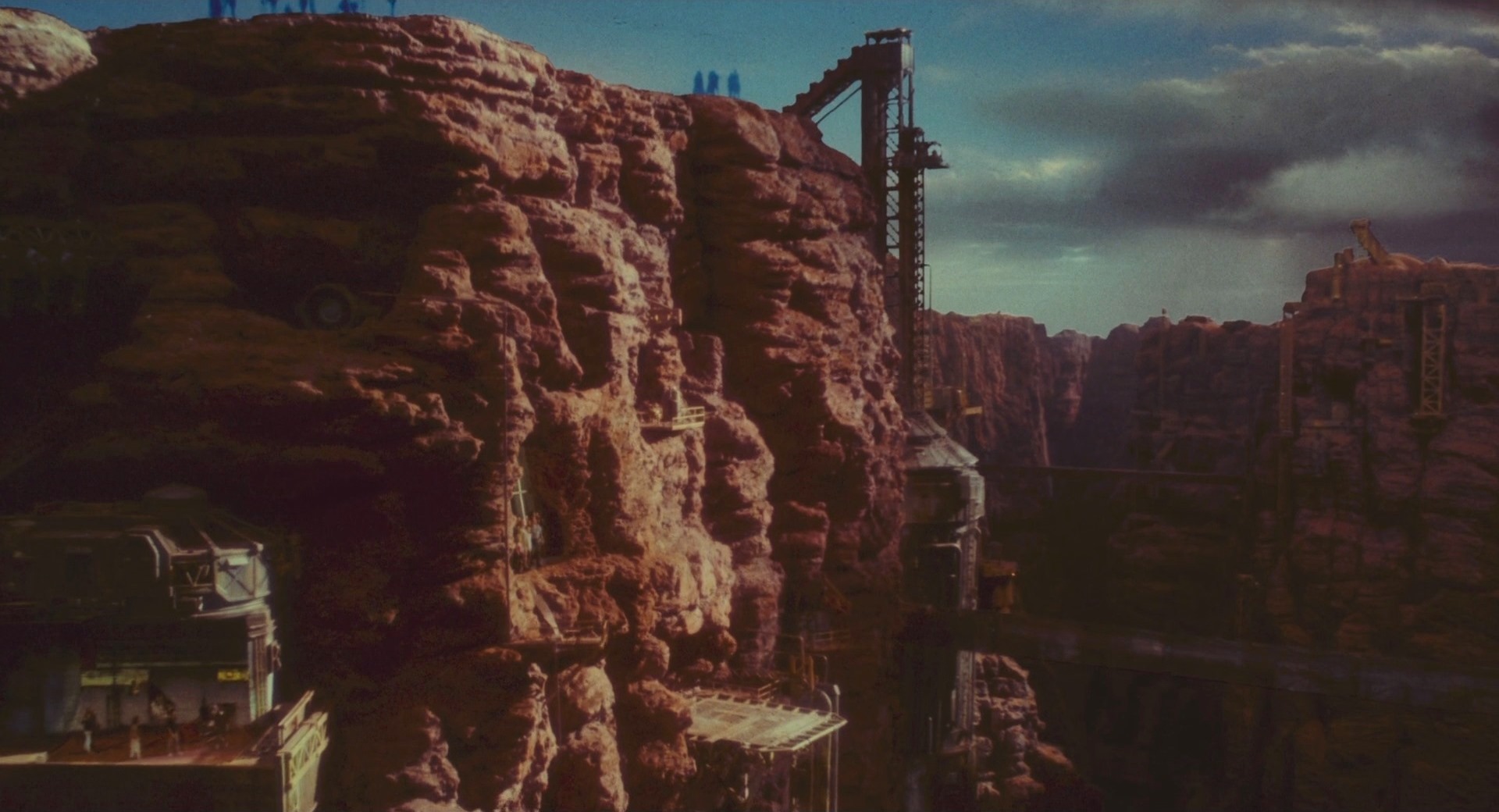 HD images from Total Recall (1990) movie | human Mars