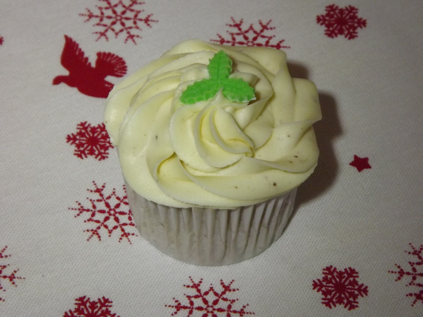 Icing...so sweetly: Winter wonderland christmas spice cupcakes