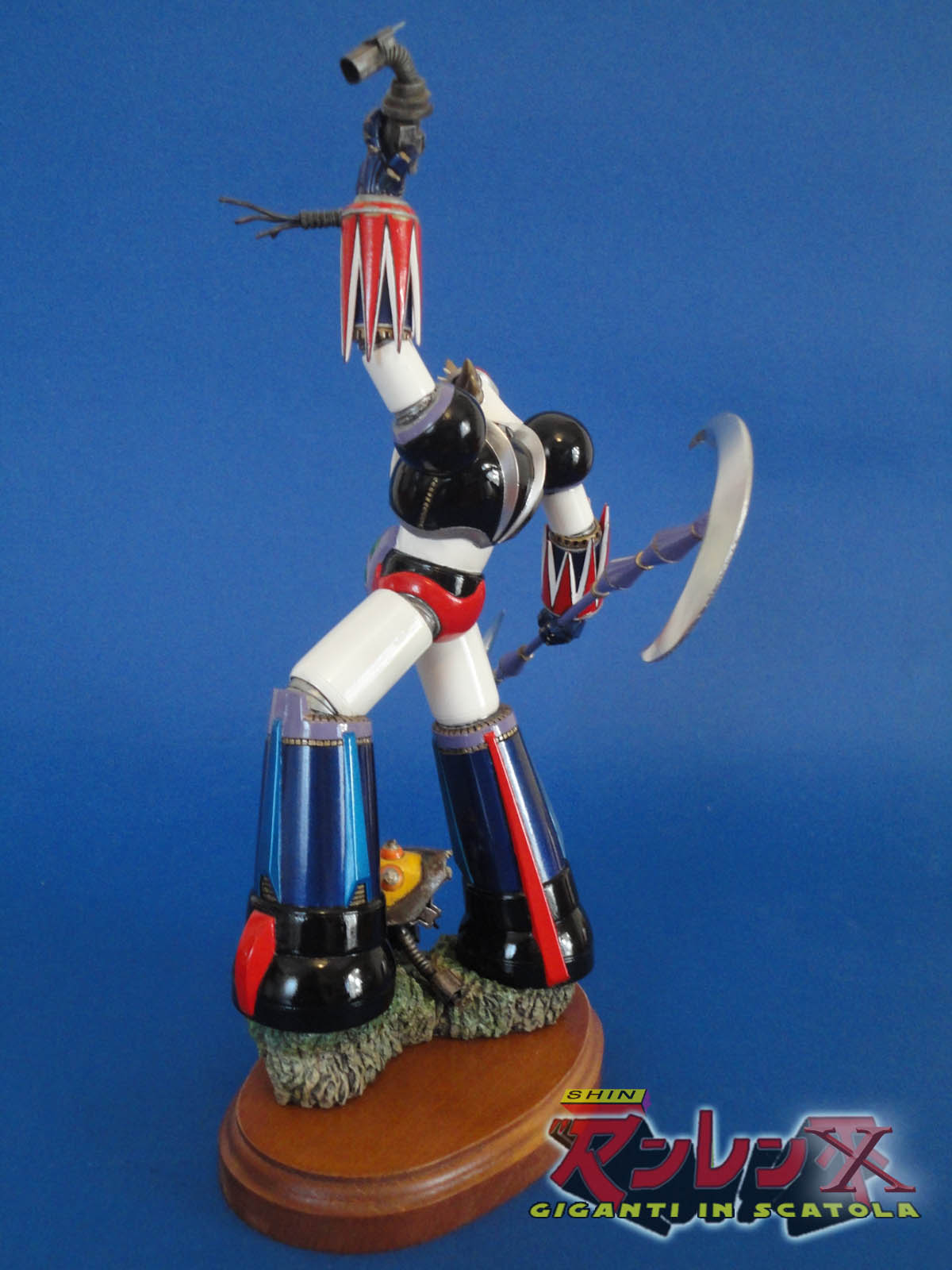 RoboX: Modelling #3: GRENDIZER (Goldrake) model kit resina (1)