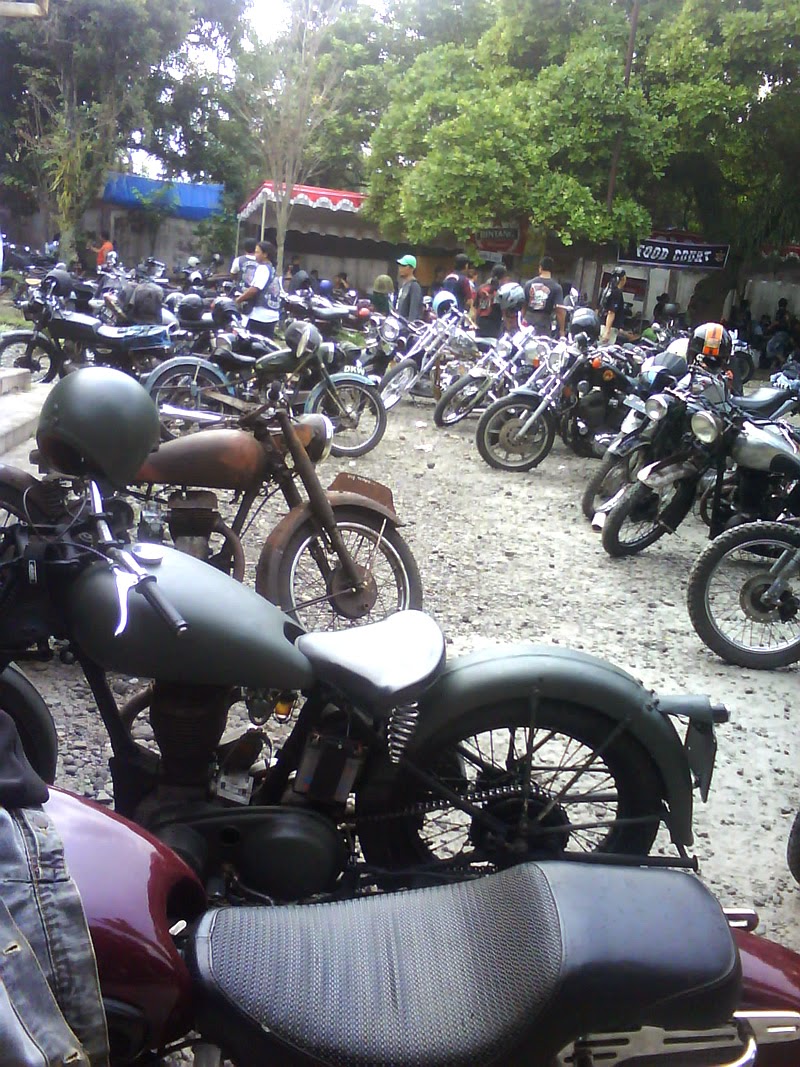 Motor Tua Antik, dan Berkarat: SERIBU MOTOR TUA ANTIK PADATI KOMPLEK ...