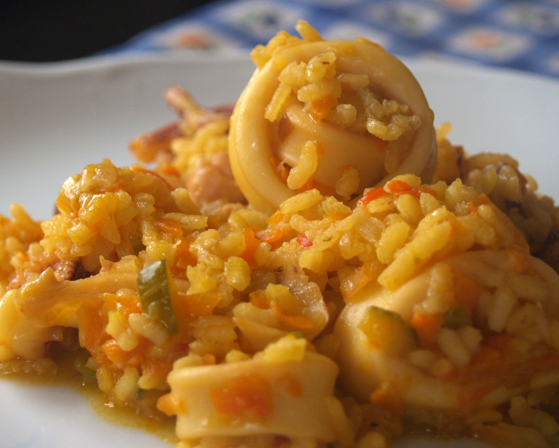 O GARFELO: CALAMARES CON ARROZ Y VERDURAS