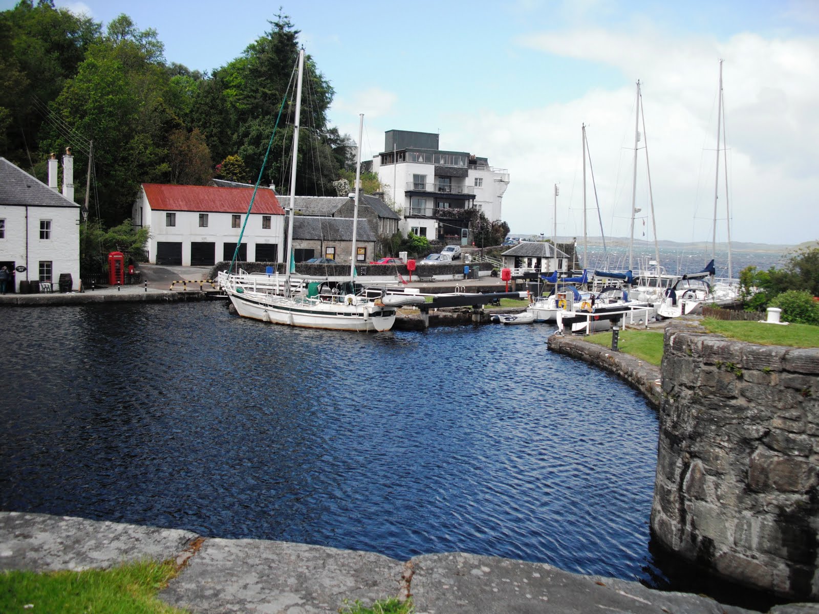 Love my life: Sunday walk at the Crinan Canal