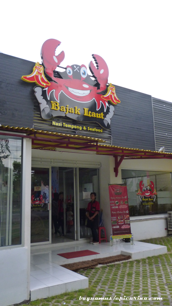 Epicurina - Bali Food Adventure Blog: Bajak Laut Nasi Tempong & Seafood ...