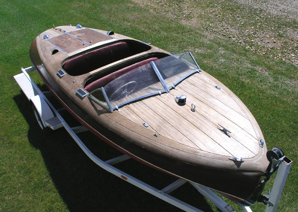 MotArt: 1942 19' Chris-Craft Custom Runabout