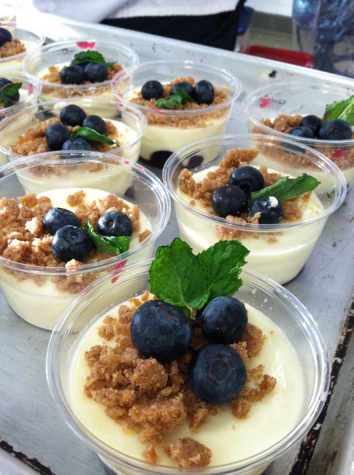 Foodle: Simple Blueberry Crumble Panna Cotta Verrine