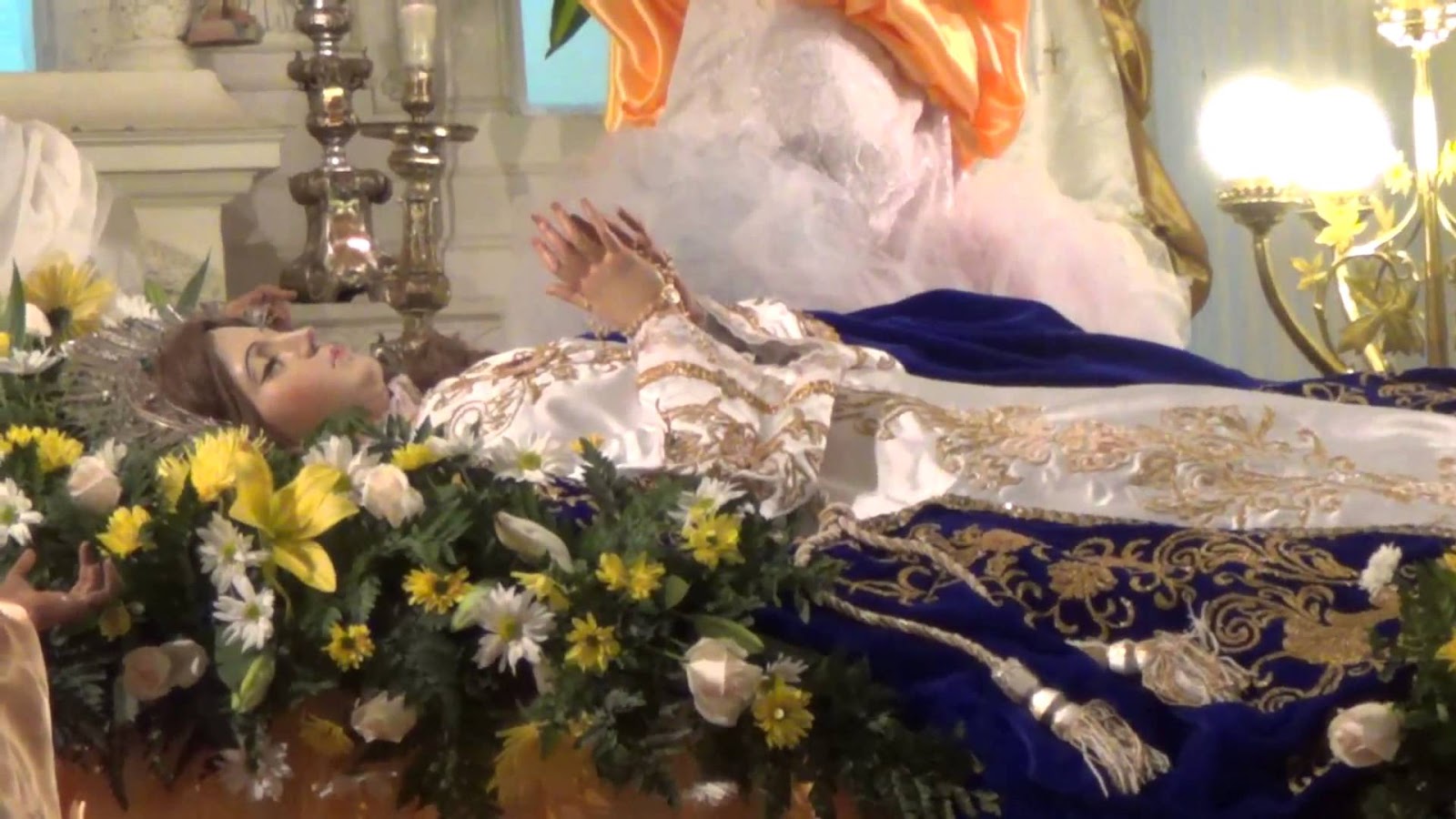 FORMACIÓN COFRADE DE LOS ESTUDIANTES DE OVIEDO: Tránsito de María y ...