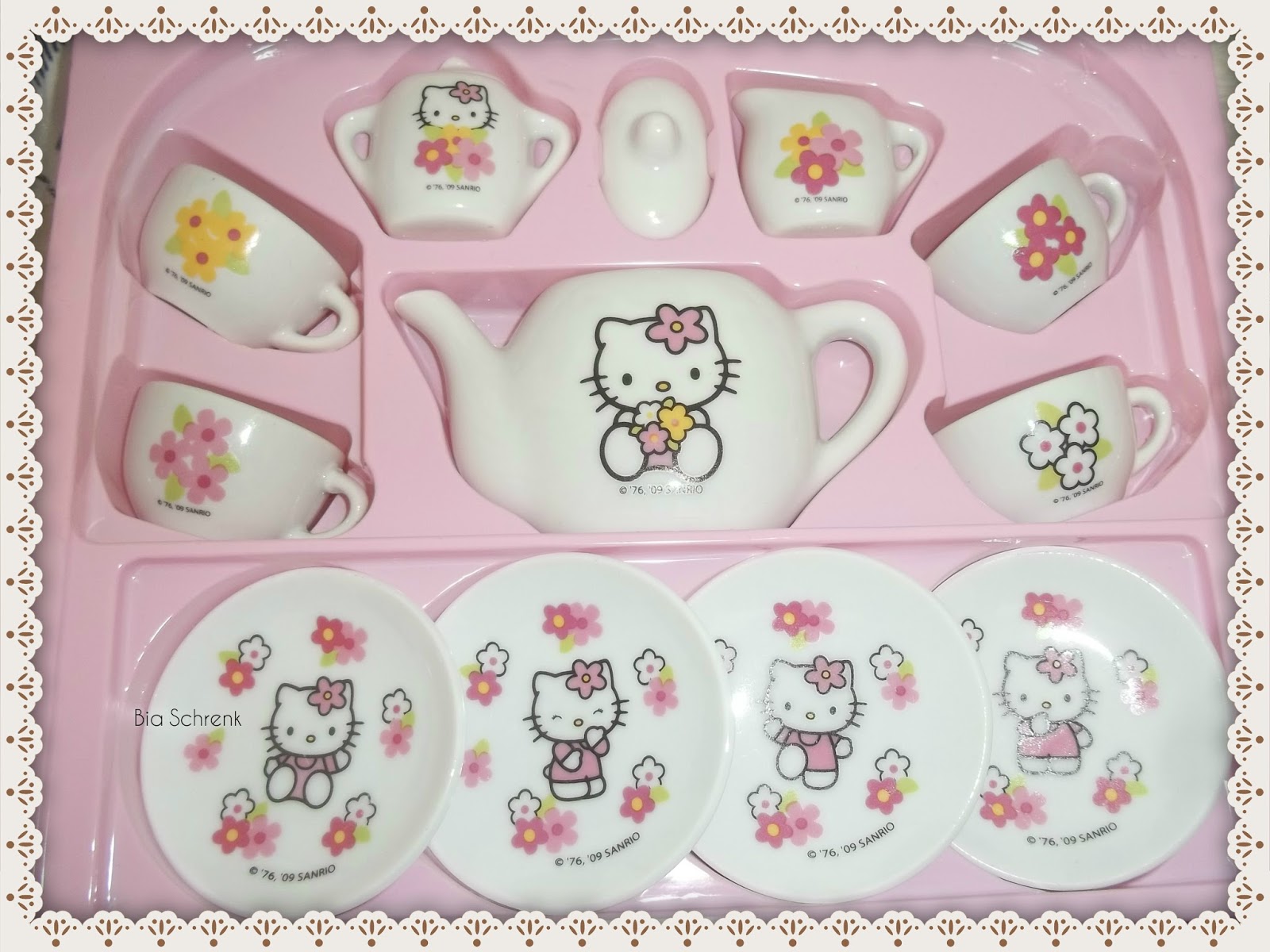 Hausderpuppen: Tea Time ~ Hello Kitty Dinette Porcelaine Set