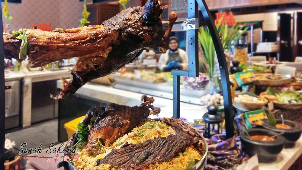 Buffet Ramadhan 2019: Warisan Tradisi Asia di Amaya Food Gallery, Amari ...