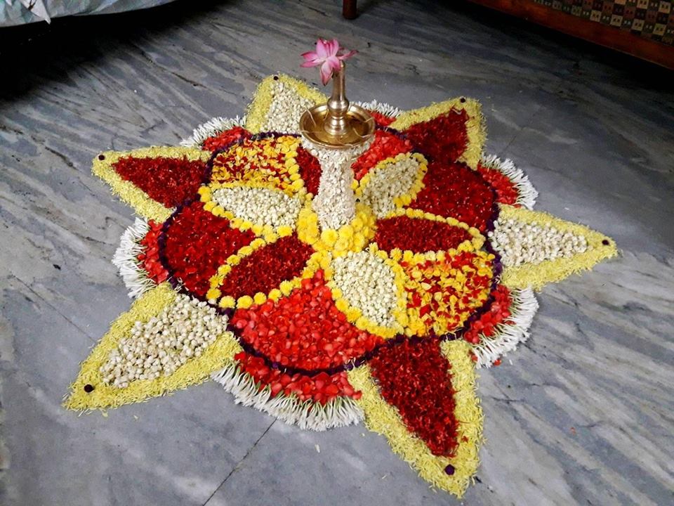 TELUGU WEB WORLD: ONAM FESTIVAL COLOURFUL RANGOLI ART PATTERNS 2018