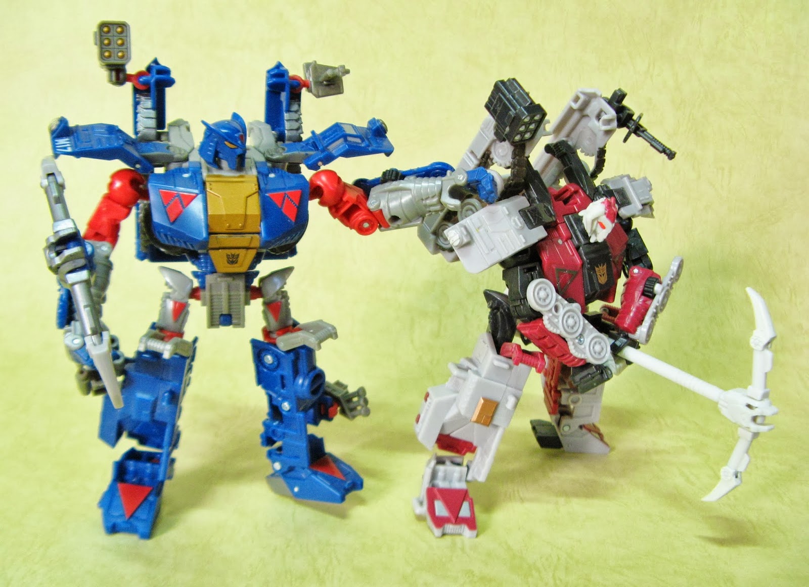 TRANSFORMERS : Generations Dx class Darkmonunt(Straxus) & Skullgrin變形金剛 ...