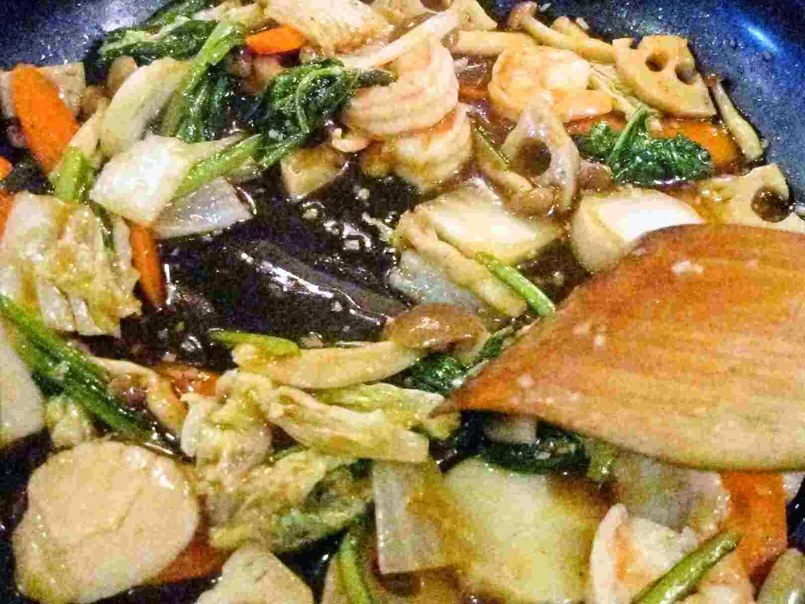 Recipes for Tom: Kaisen chukadon / Chinese-style seafood saute over steamed rice