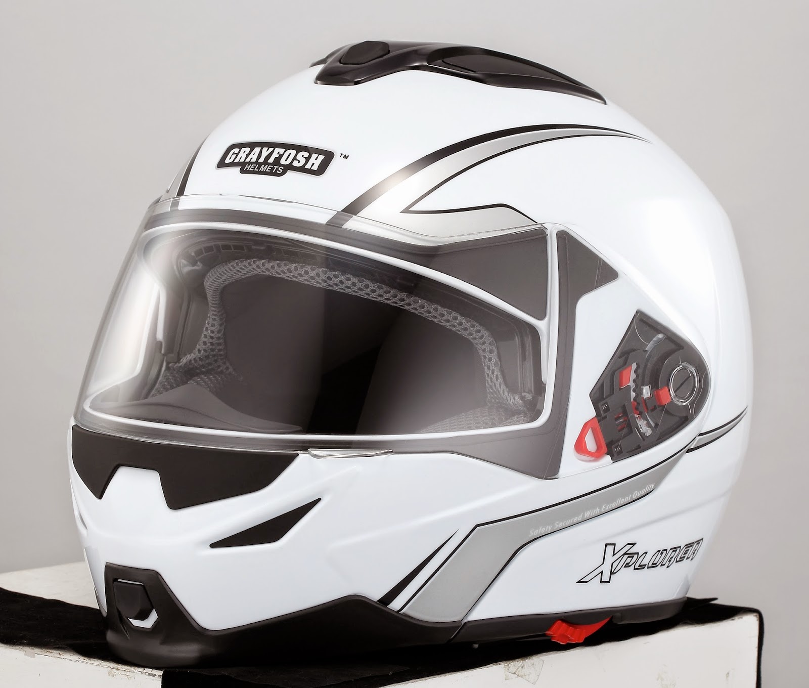 HELMET DAN VISOR: GRAYFOSH