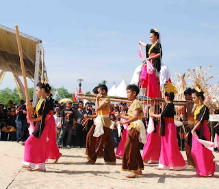 Sarawak Traditional Costume and Handicraft: Melanau