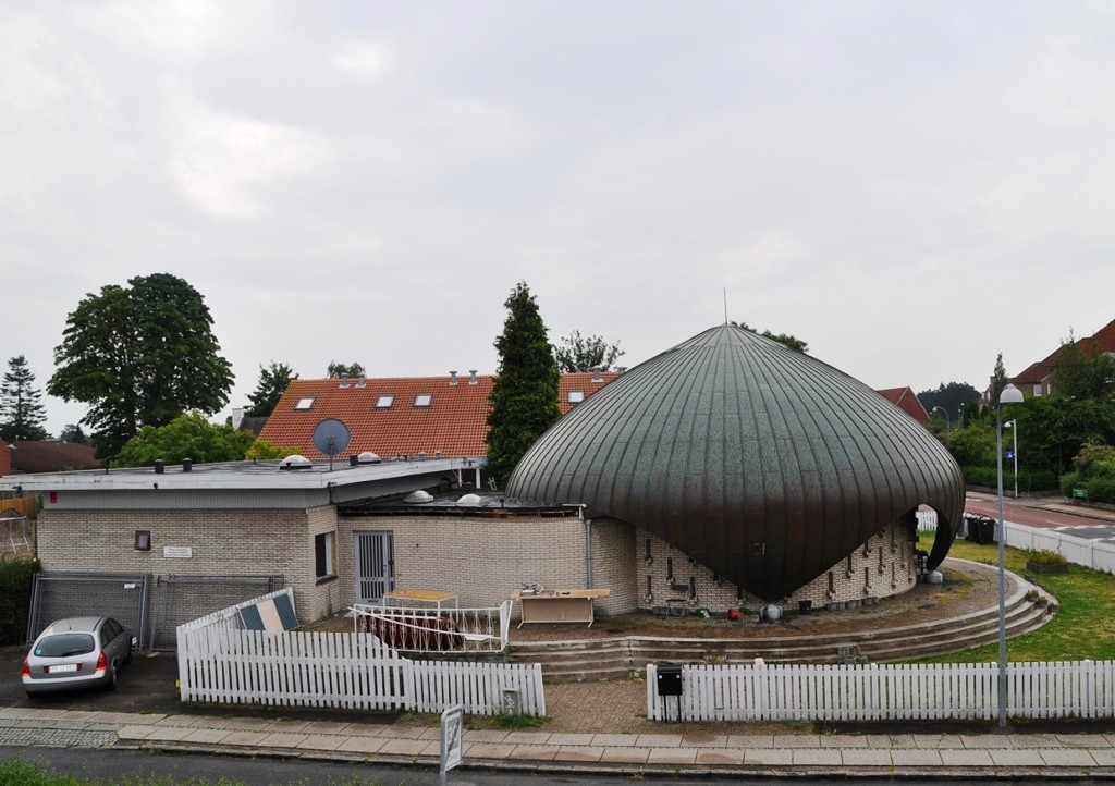 AHMADIYYA MOSQUE: Nusrat Jahan Mosque - Copenhagen, Denmark