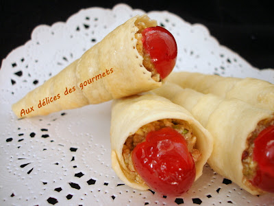 Aux délices des gourmets: CORNETS AUX FRUITS SECS