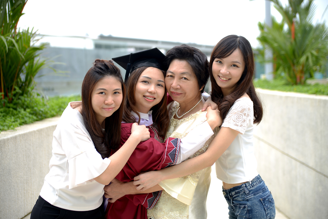 Flame Graduation Photography Studio: (65) Graduation Convocation Family ...