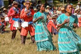 MUSIQUE ET DANSE TRADITIONNELLE MALGACHE