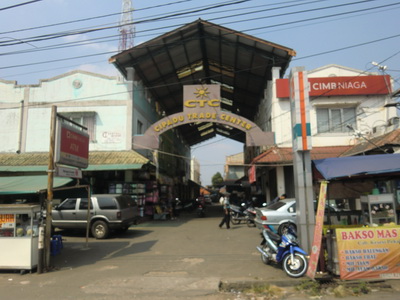 tour43: Wisata Belanja Cipadu Tangerang