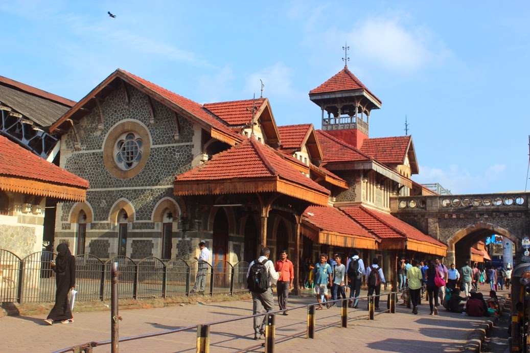 Mumbai Magic: The picturesque Bandra Station