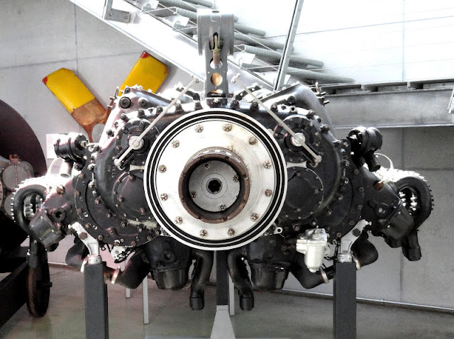 Plastic Models on the Internet: Engine walkaround vol.1: Daimler-Benz DB610