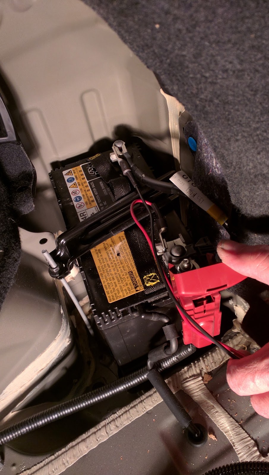 RC BLog: Pretorian 435: DC Power from my 2012 Lexus CT200h Hybrid 12V ...