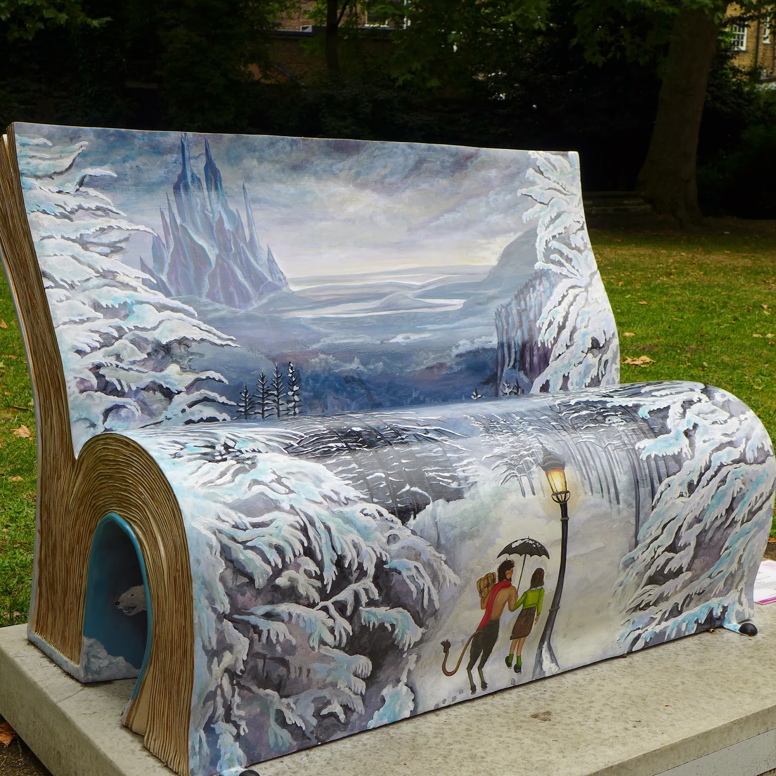 The Jen and Bill Experience: Book Bench Trail #1 - Bloomsbury