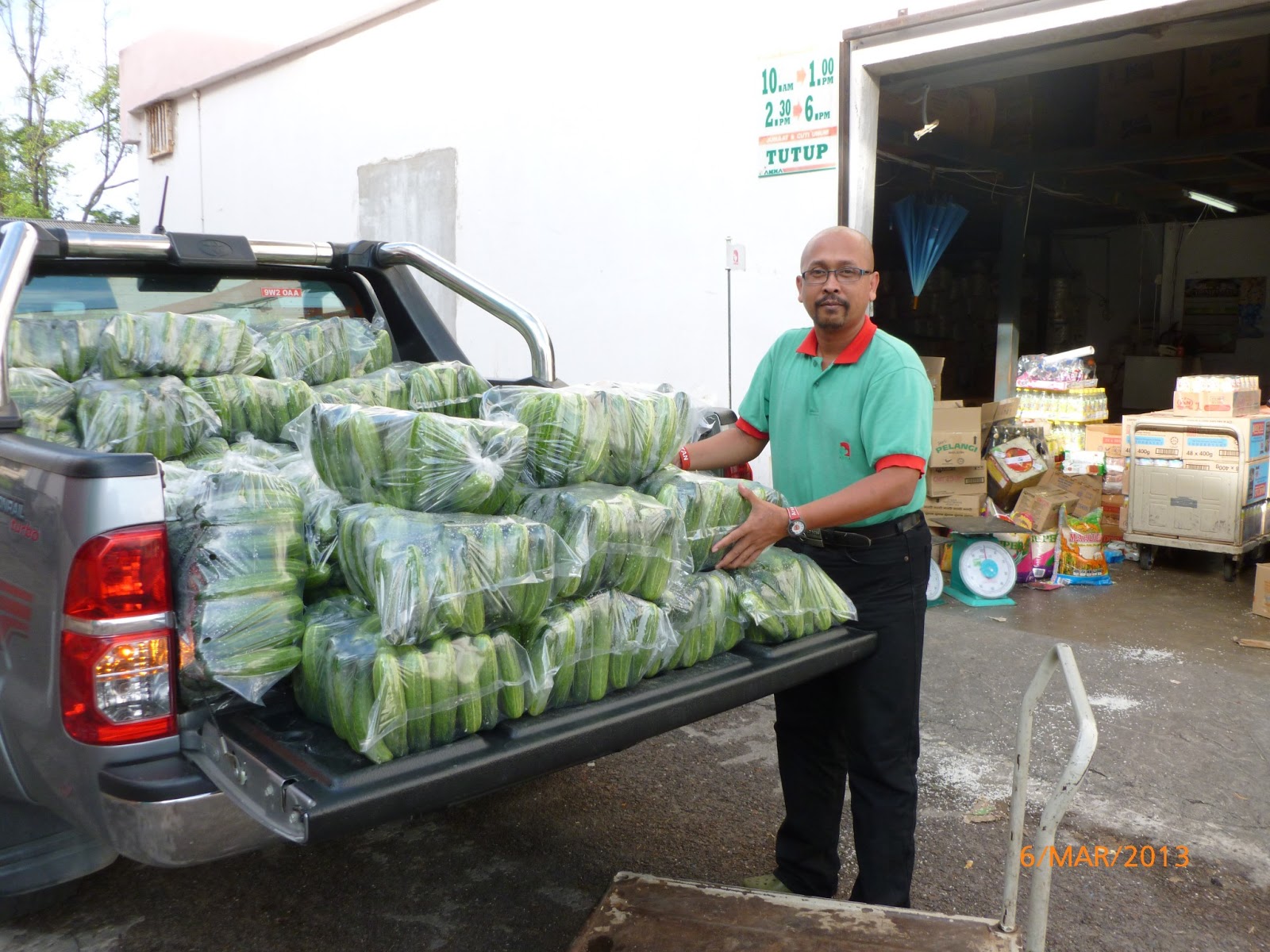 OBO: Projek Tanaman Timun Fertigasi Terbuka Di SMK Kuala Jengal, Dungun ...