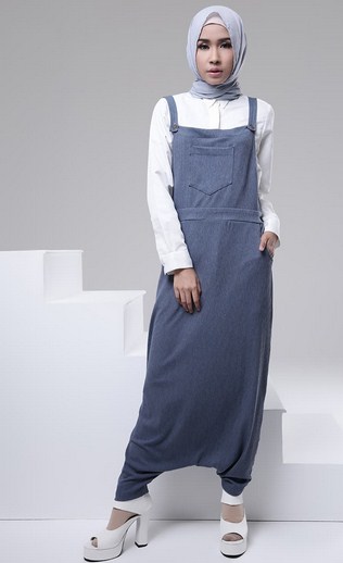 Aneka Model Baju Muslim Jumpsuit Bahan Denim untuk Remaja Muslimah